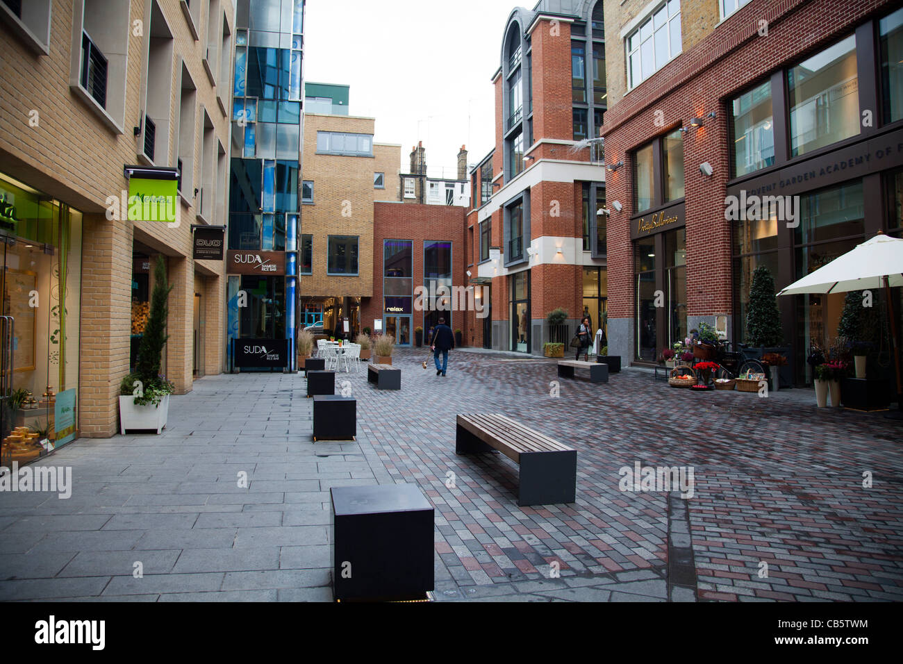 St Martins Courtyard in Covent Garden - London Stock Photo - Alamy