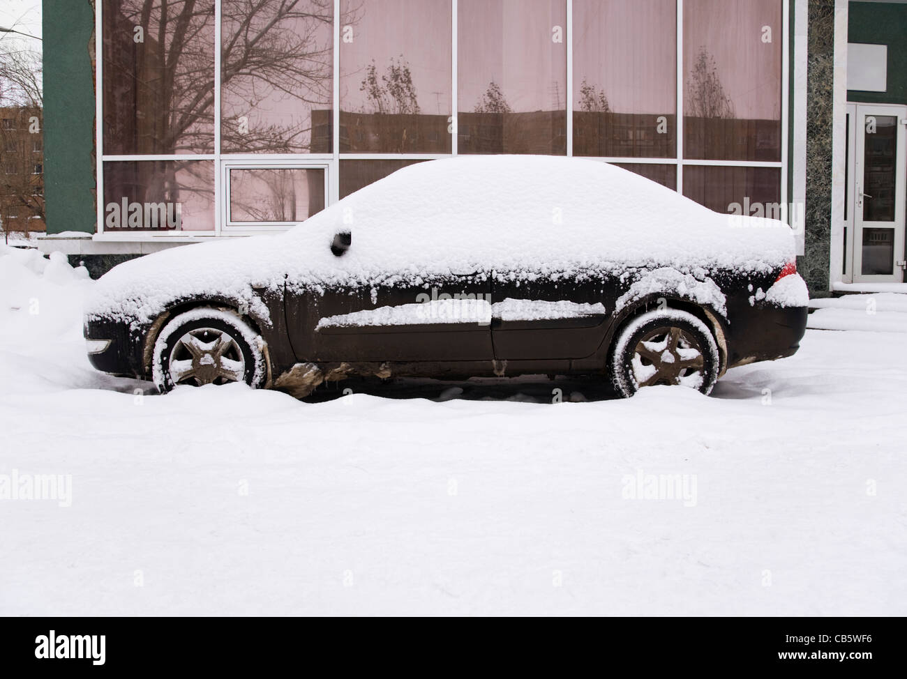 car with snow Stock Photo - Alamy