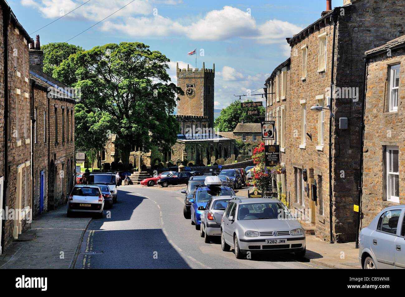 Village centre of Askrigg ,Yorkshire Dales England UK Stock Photo ...