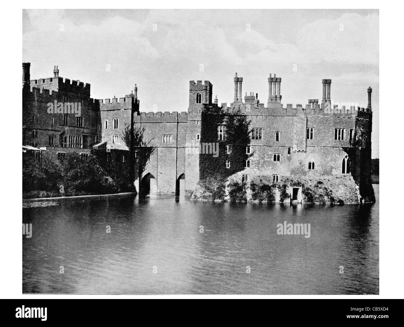 Leeds castle maidstone kent Black and White Stock Photos & Images - Alamy