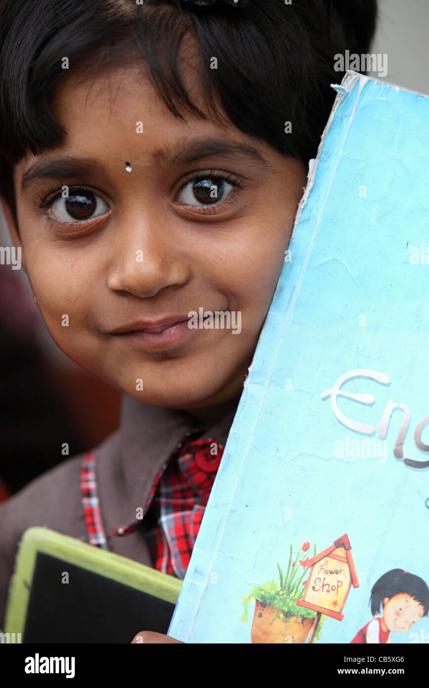 School children learn english hi-res stock photography and images - Alamy