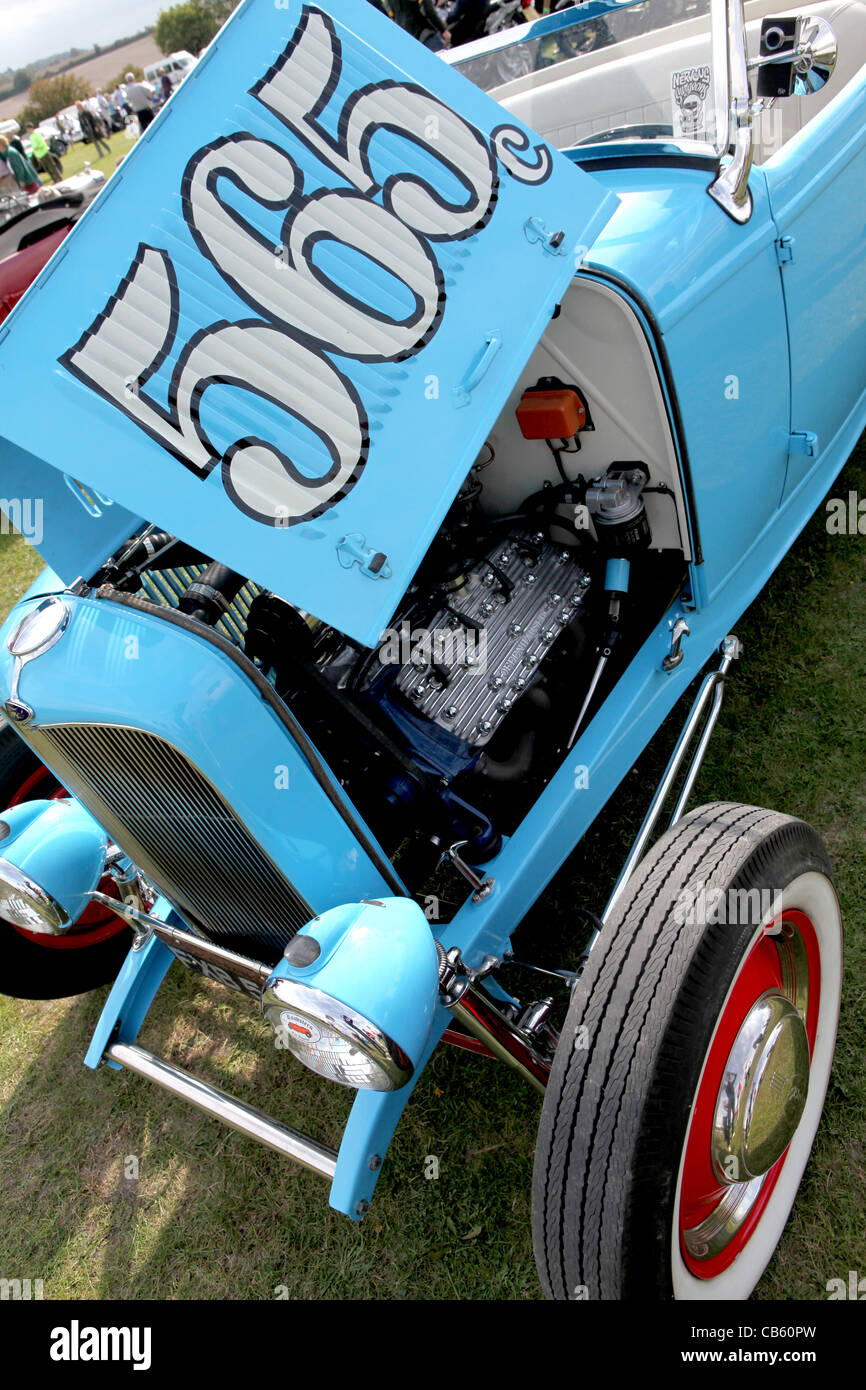 Hot Rod with open engine cover, Princes Risborough Hill Climb and car ...