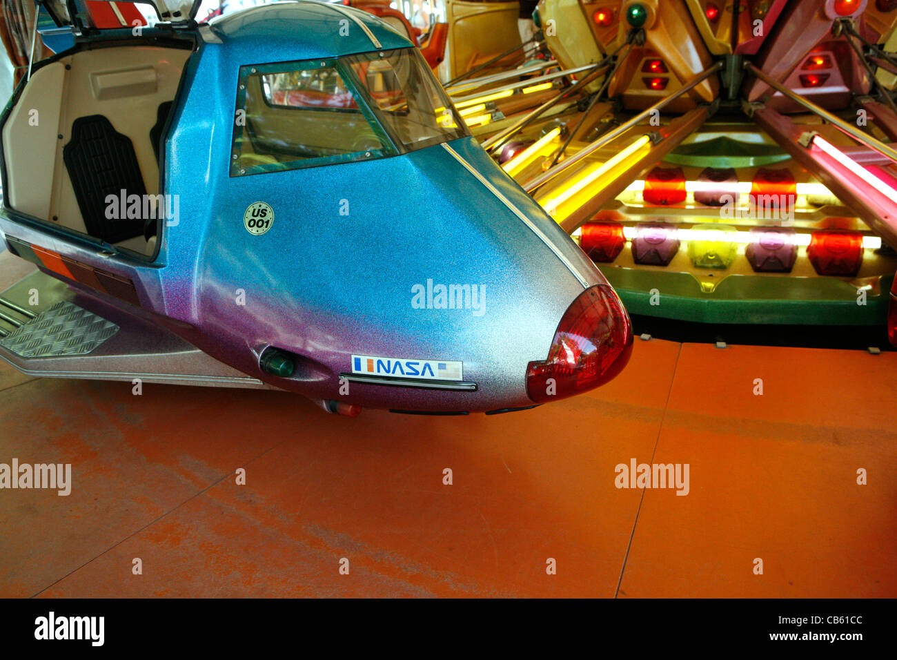 Vintage fairground ride hi-res stock photography and images - Alamy