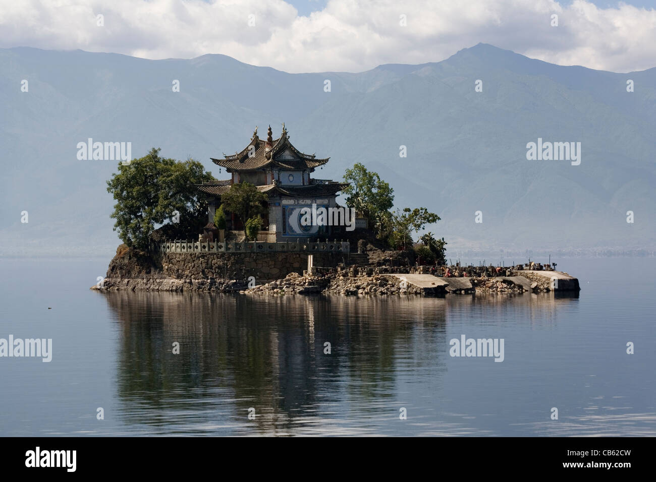 China Yunnan Dali Erhai lake. Lesser Putuo island Stock Photo - Alamy