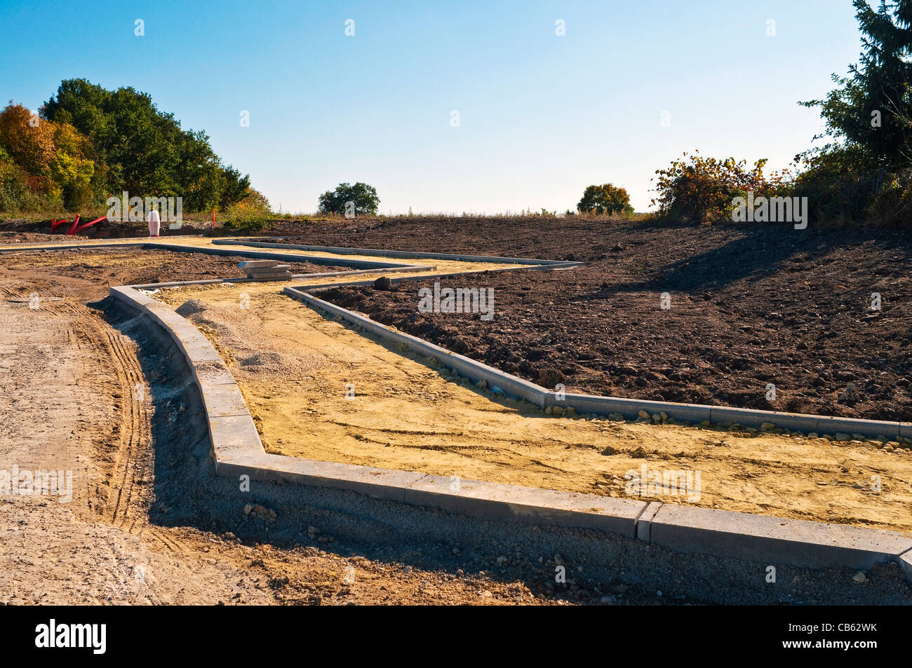 Road kerb hi-res stock photography and images - Alamy