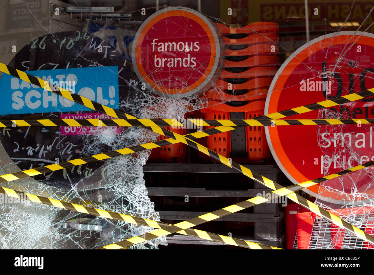 Aftermath of the summer riots and looting across London this August ...