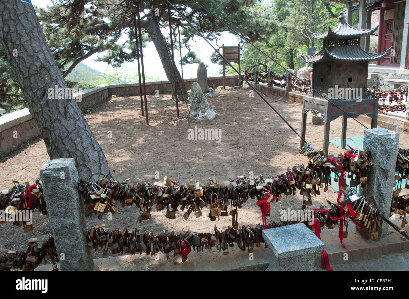 Heart locks and china hi-res stock photography and images - Alamy