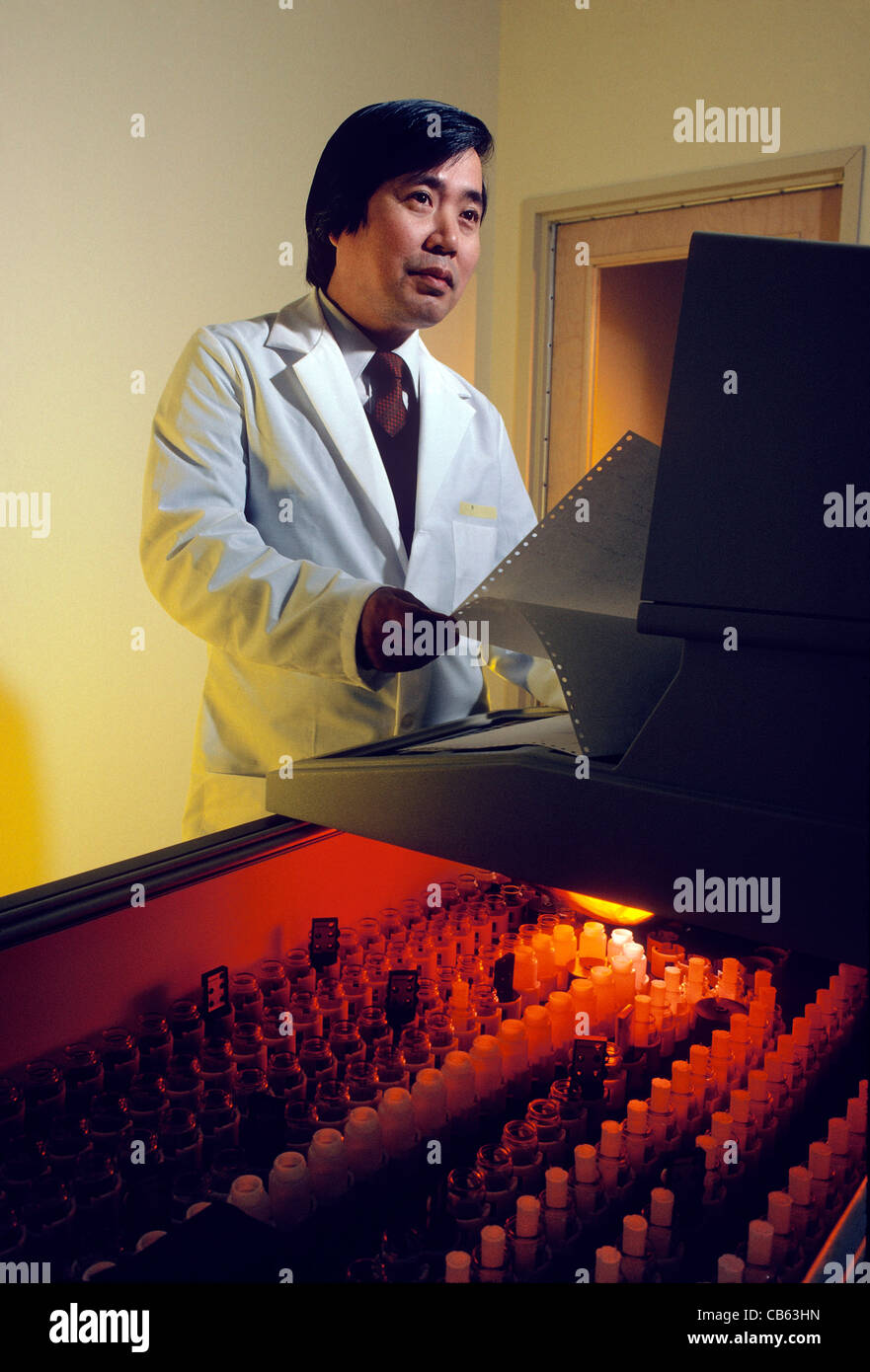 Asian biomedical scientist in a research & development laboratory Stock ...