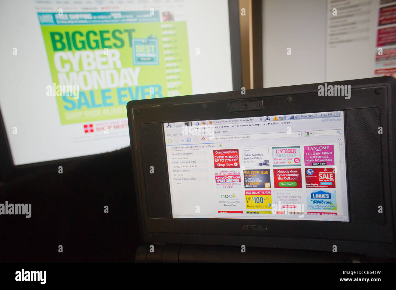 Multiple retailers hi-res stock photography and images - Alamy