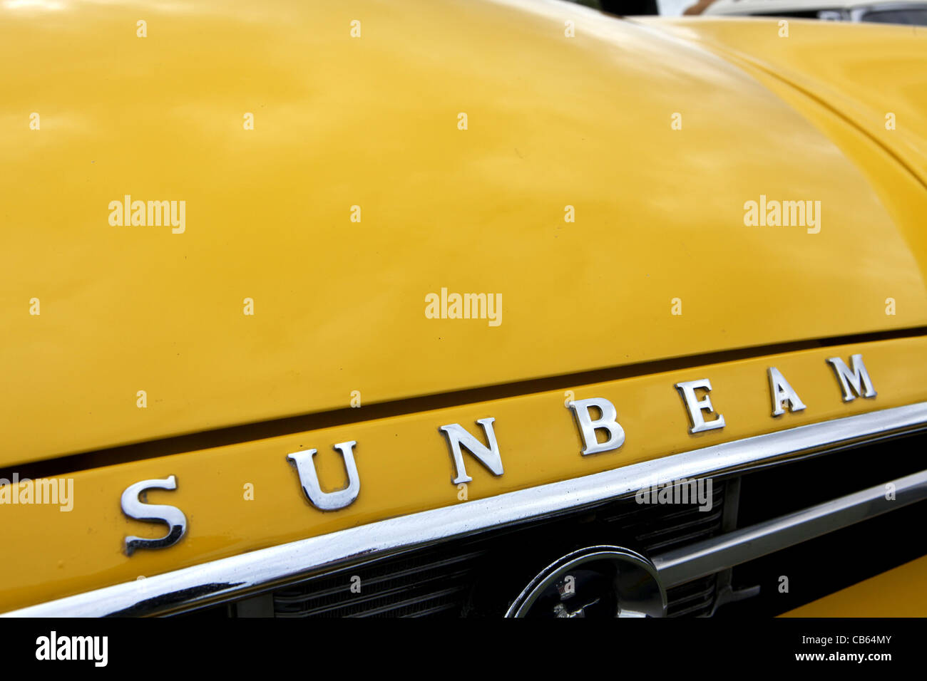 Sunbeam car badge hi-res stock photography and images - Alamy