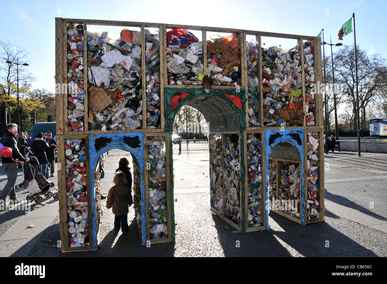 Marble Arch rubbish arch artist Miguel Romo 120 bags litter collected ...