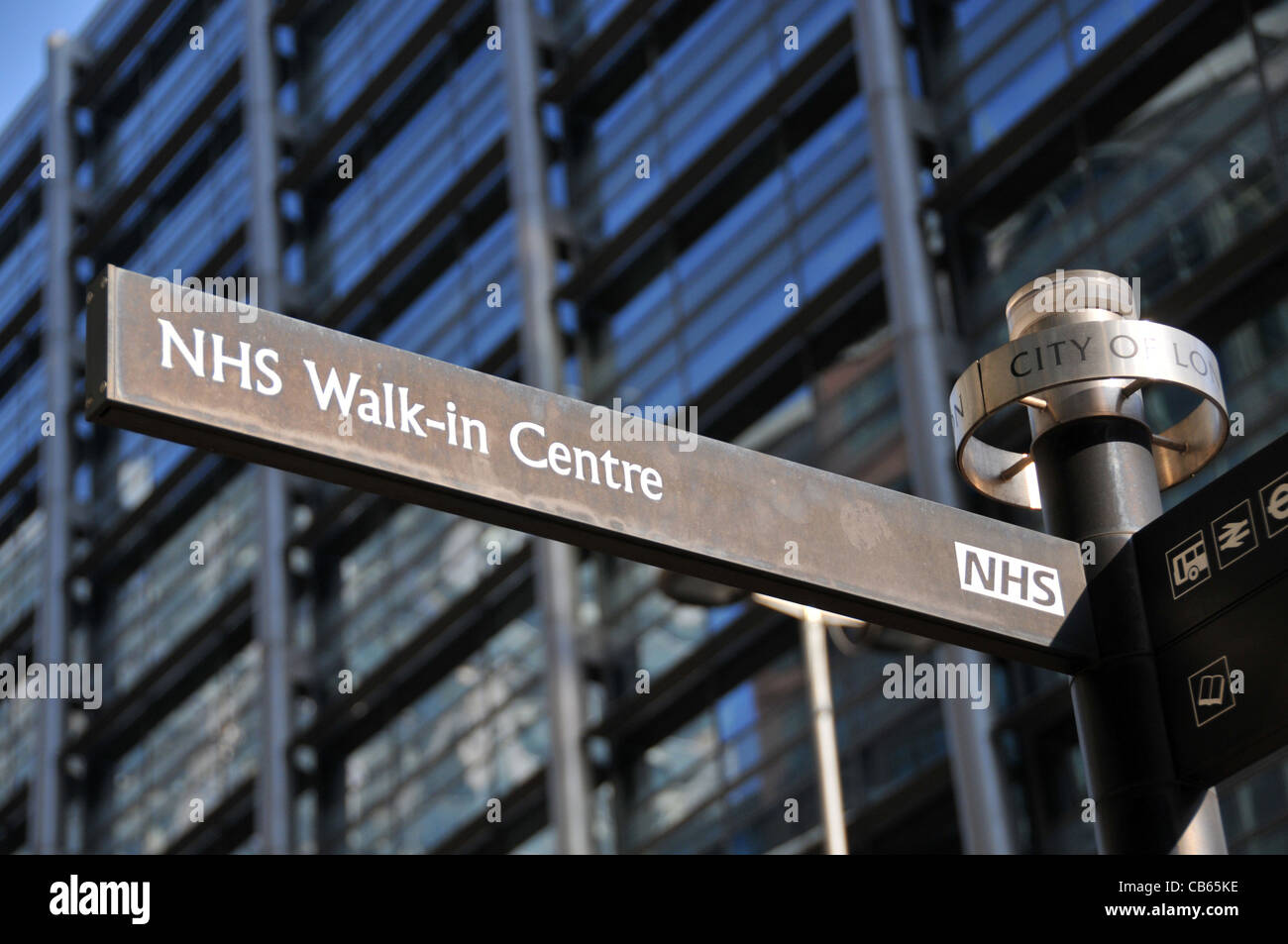 NHS walk in centre National Health Service sign Stock Photo - Alamy