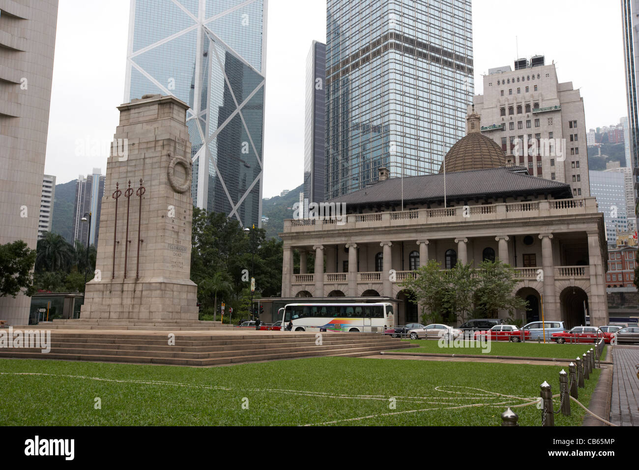 the hong kong cenotaph war memorial in statue square and legislative ...