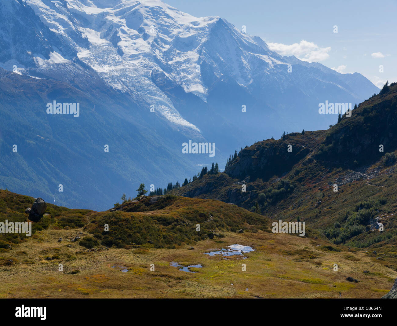 Views across the Chamonix Valley towards the Mont Blanc massif Stock ...