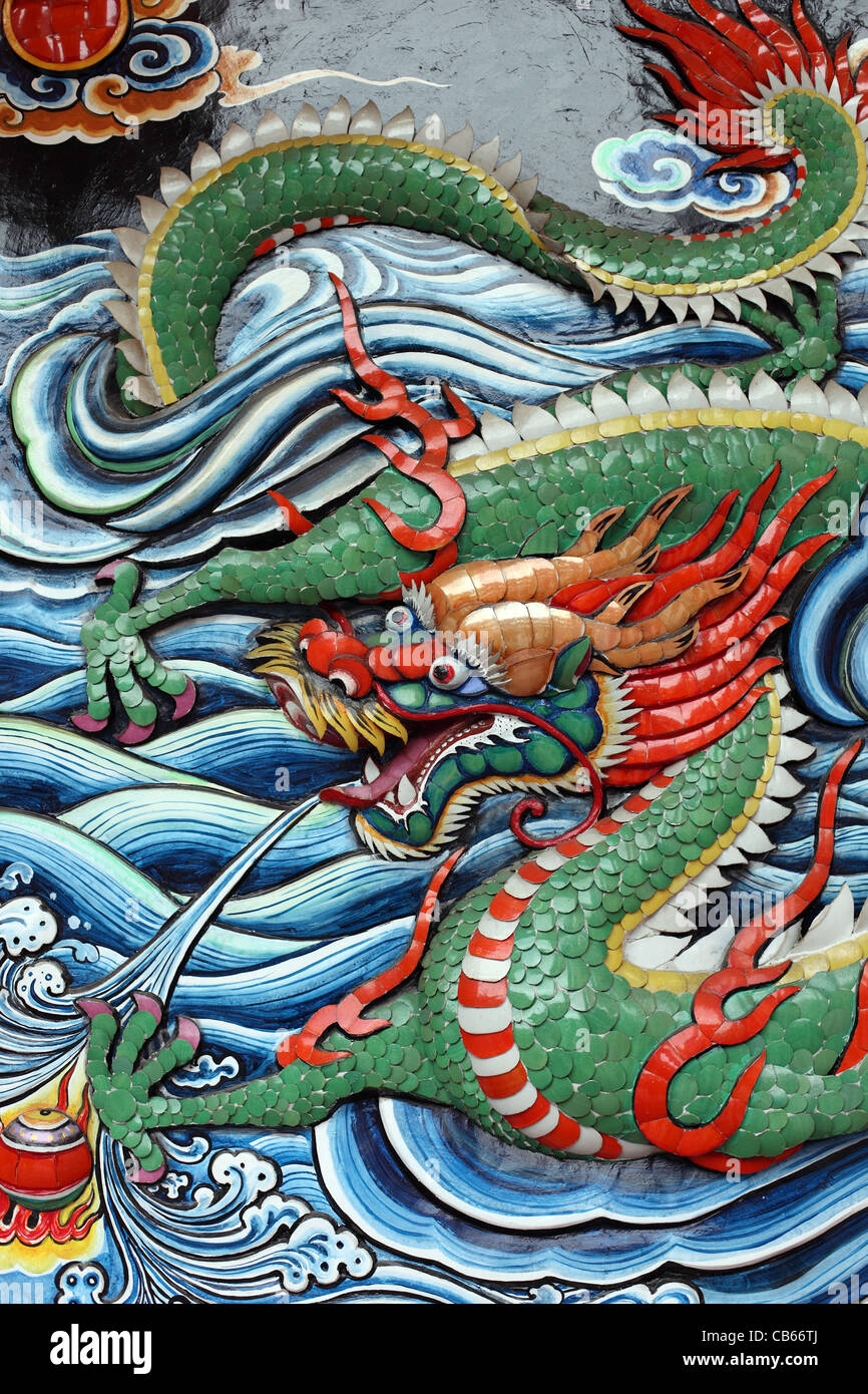 Dragon temple malaysia hi-res stock photography and images - Alamy