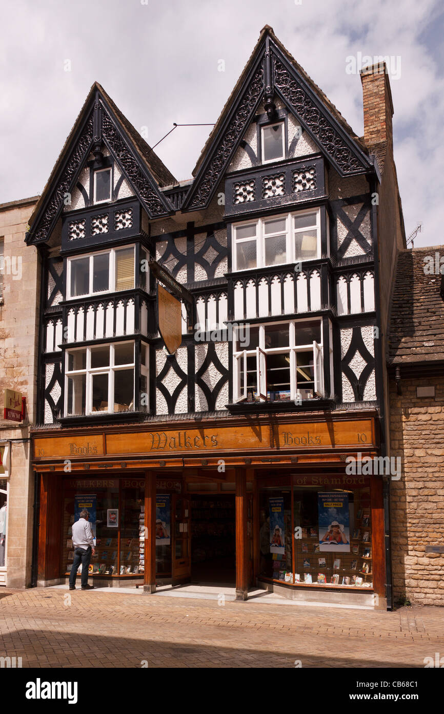 Medieval bookshop hi-res stock photography and images - Alamy