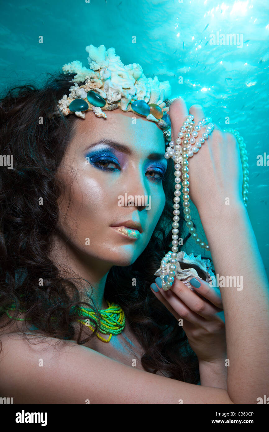 Crown corals hi-res stock photography and images - Alamy