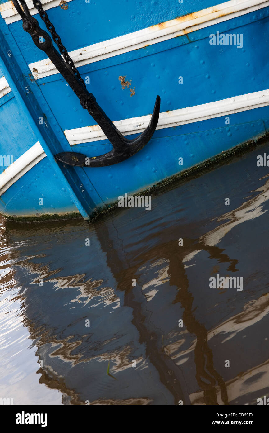 Anchor barge hi-res stock photography and images - Alamy