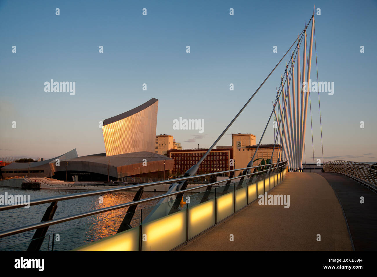 Mediacityuk imperial war museum hi-res stock photography and images - Alamy