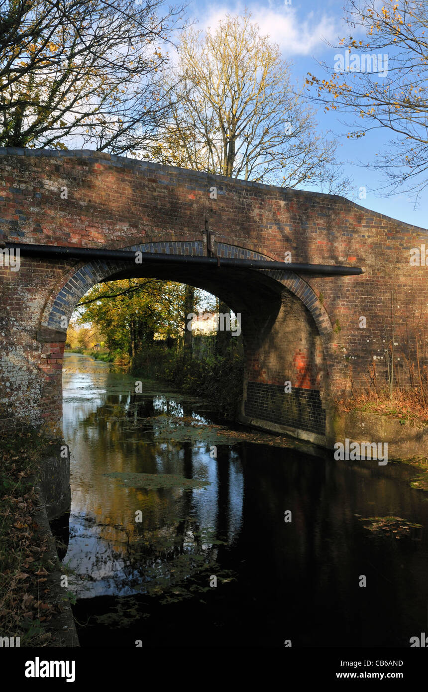Newtown Roving Bridge, Stroudwater Navigation Canal, Gloucestershire ...