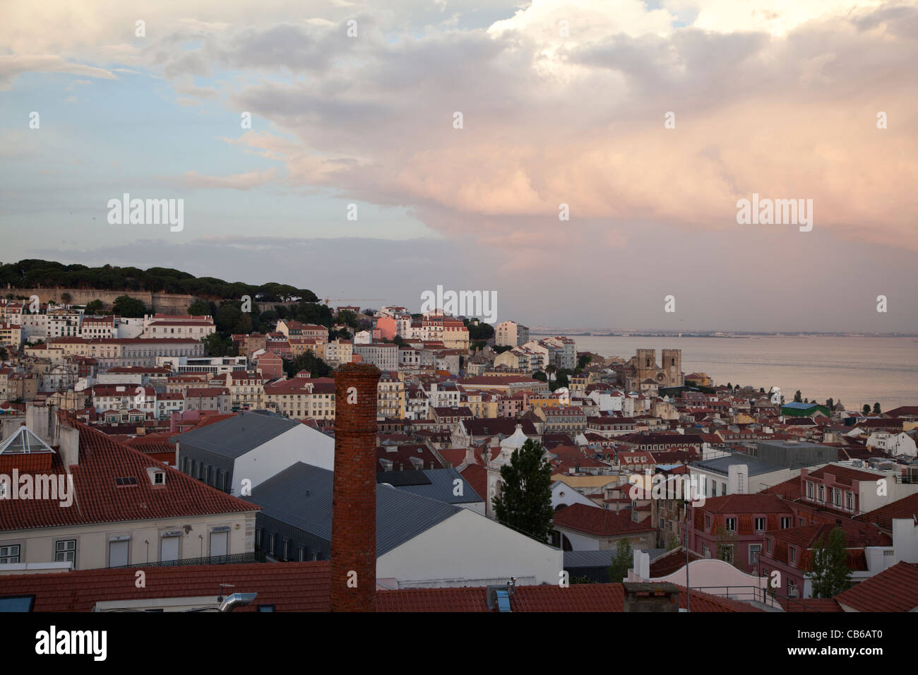 Lisbon skyline sea hi-res stock photography and images - Alamy