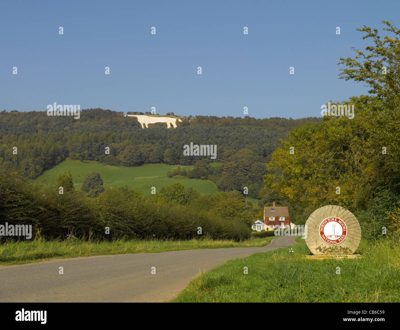 The White Horse and North York Moors National Park sign Kilburn North ...
