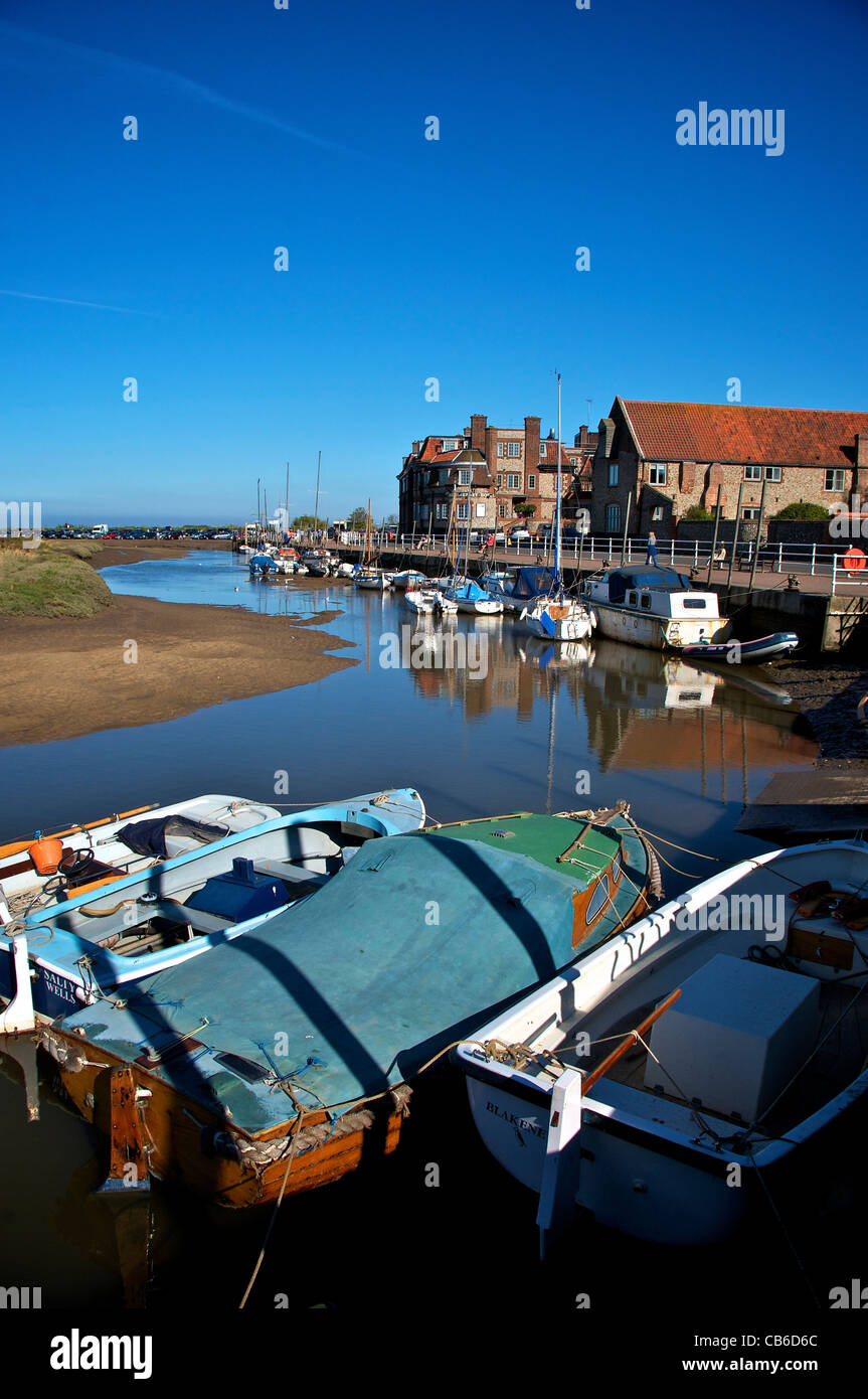 Blakeney Norfolk UK Harbour Harbor Boats Stock Photo - Alamy