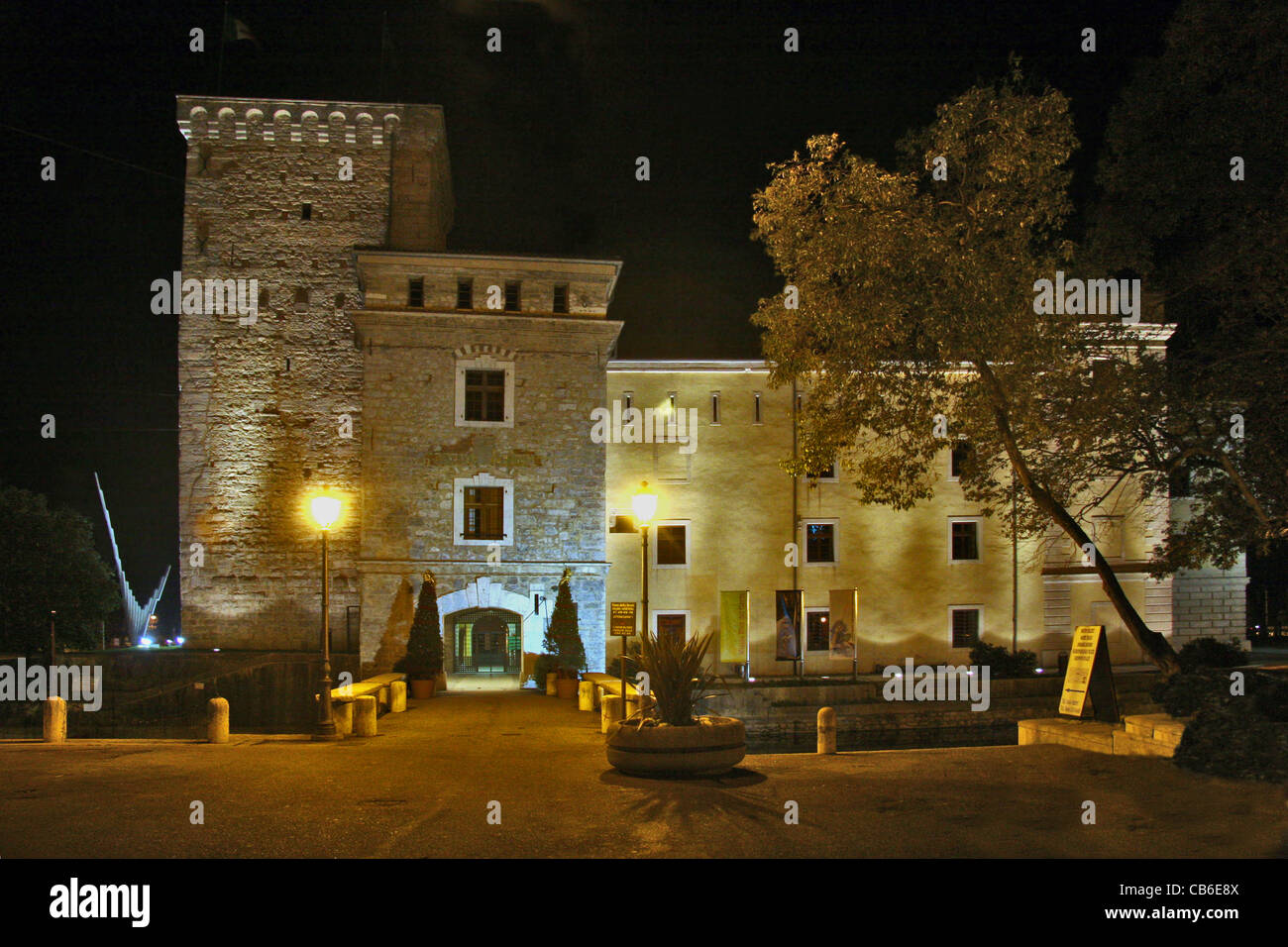 Castle of Riva on the lake of Garda Stock Photo - Alamy