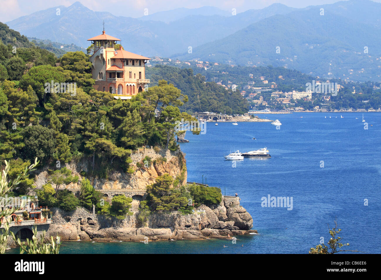 Traditional italian house on the cliff over beautiful bay of Portofino ...