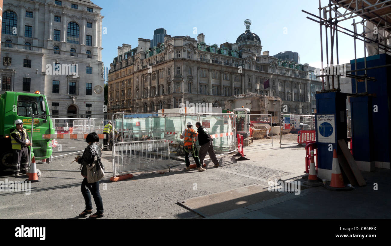 Station de rail de moorgate crossrail hi-res stock photography and ...