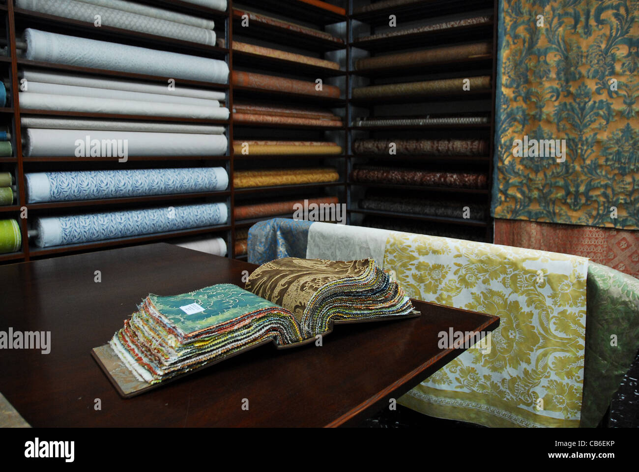 Veneto italy textile manufacturer hi-res stock photography and images ...