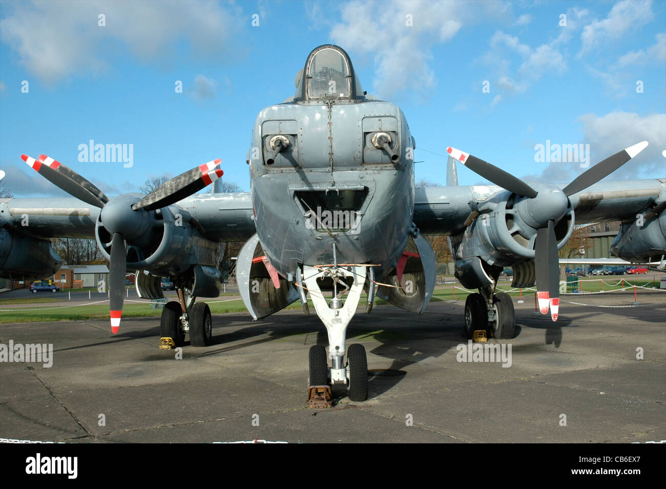 Avro shackleton aircraft hi-res stock photography and images - Alamy