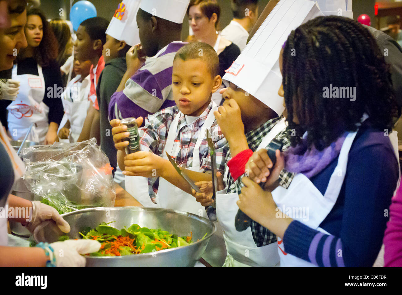 Junior chef program prepares a healthy Thanksgiving dinner in midtown ...