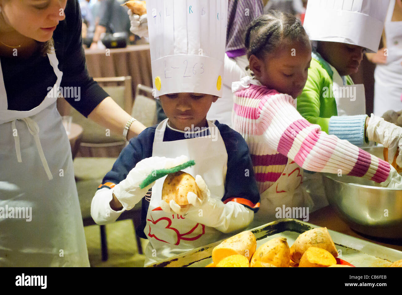 Junior chef program prepares a healthy Thanksgiving dinner in midtown ...