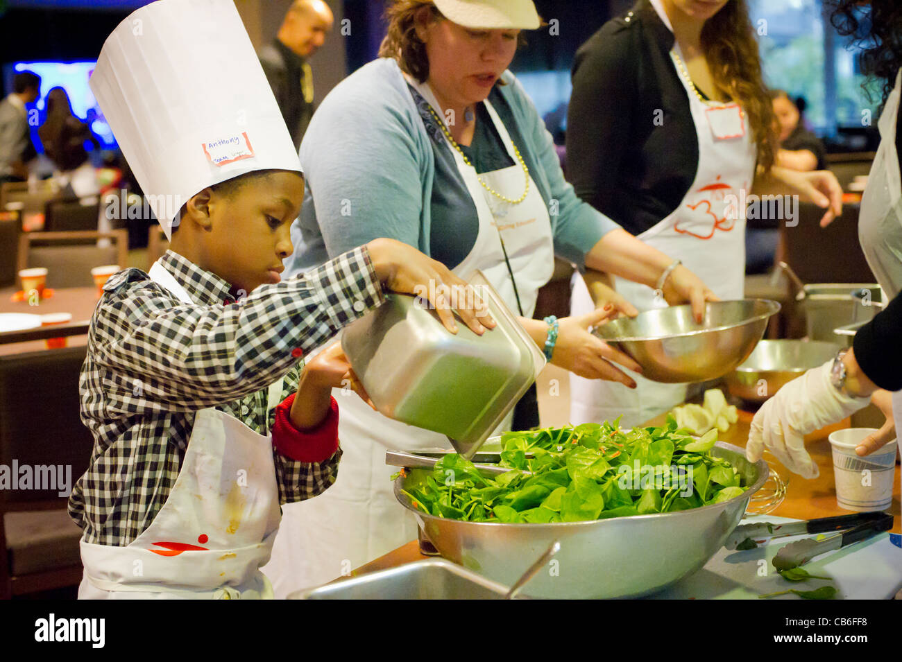 Junior chef program prepares a healthy Thanksgiving dinner in midtown ...