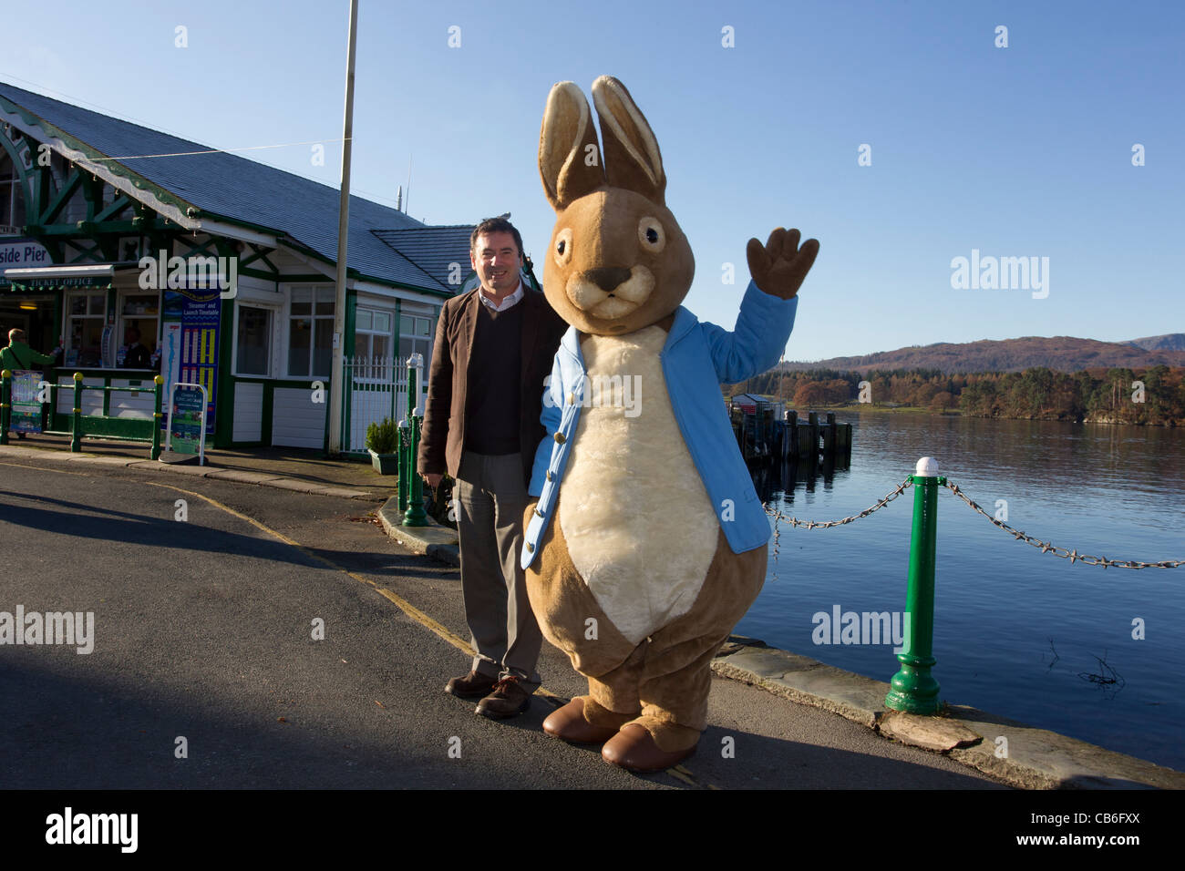 Peter rabbit beatrix potter hi-res stock photography and images - Alamy