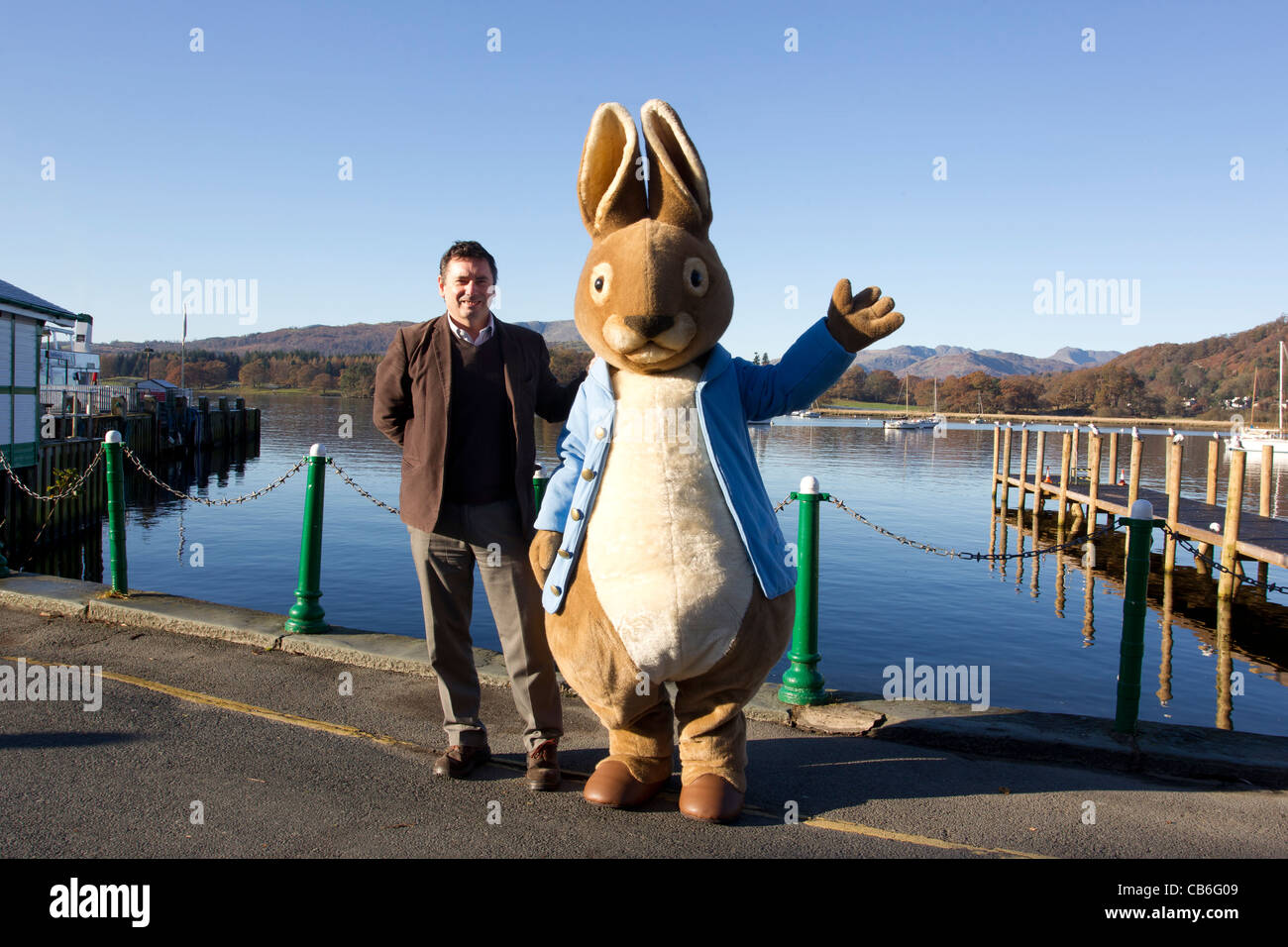 Peter rabbit beatrix potter hi-res stock photography and images - Alamy