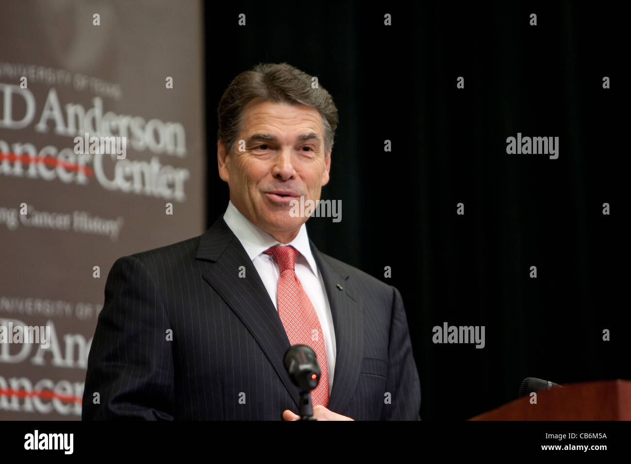 Texas Governor Rick Perry speaks at the announcement of a cancer ...