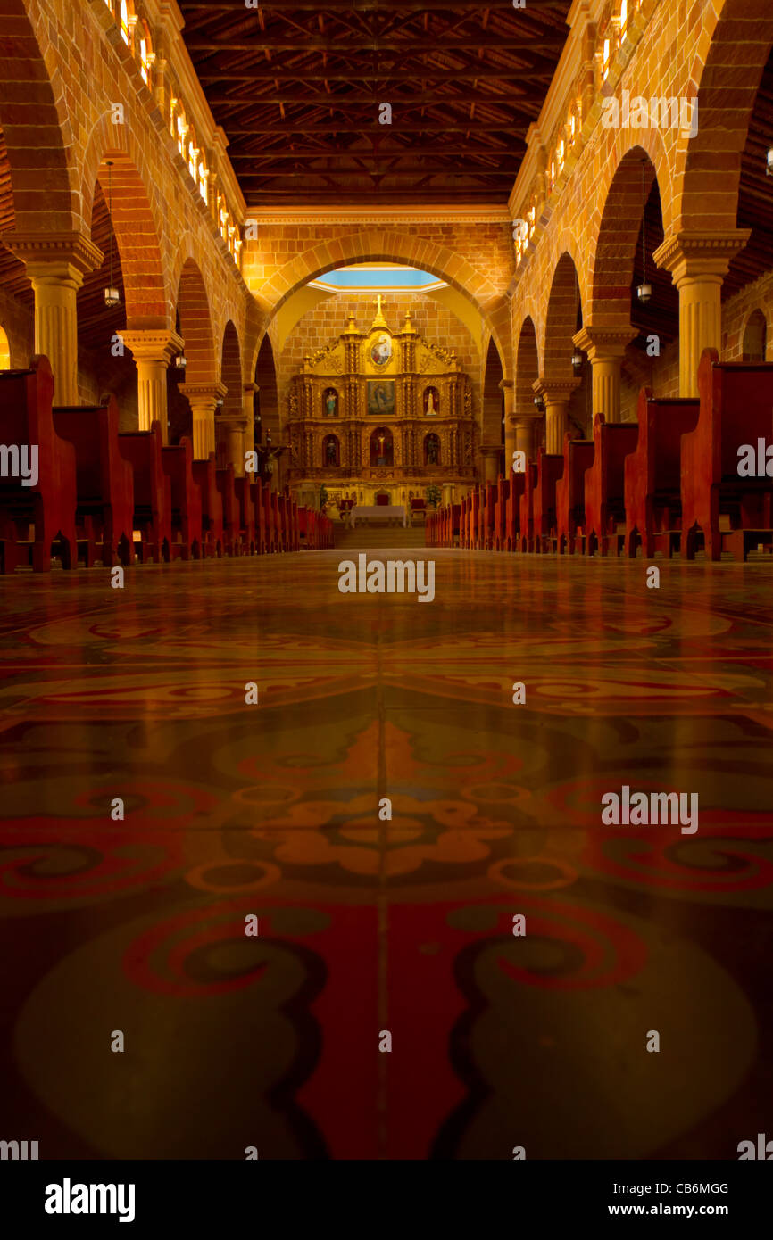 Inside cathedral hi-res stock photography and images - Alamy