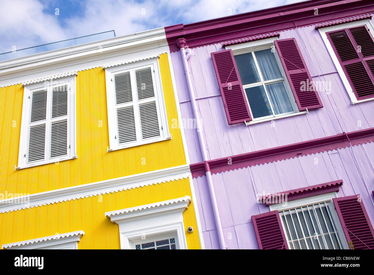 Two houses hi-res stock photography and images - Alamy