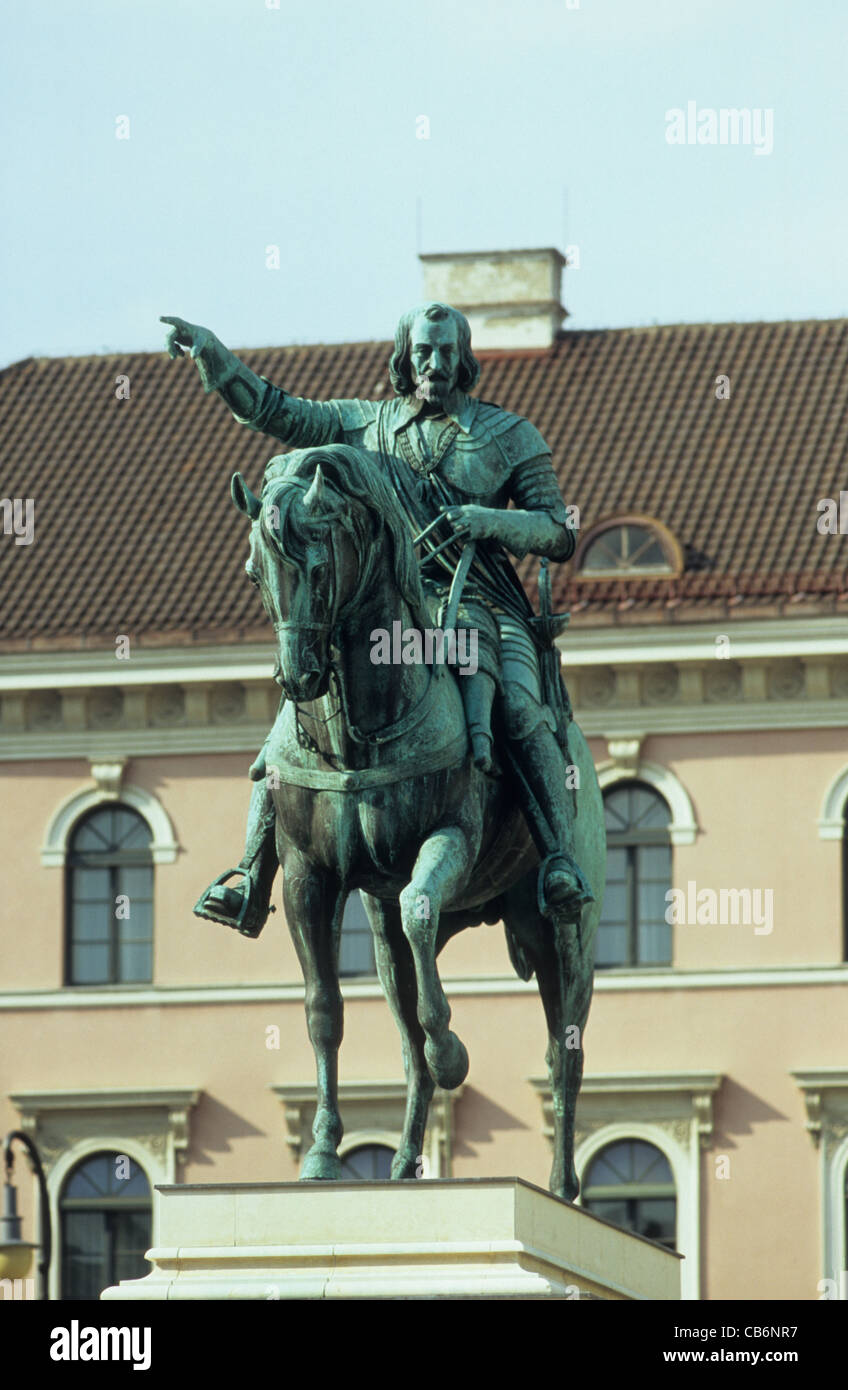 Germany, Munich, Maximilian, statue Stock Photo - Alamy