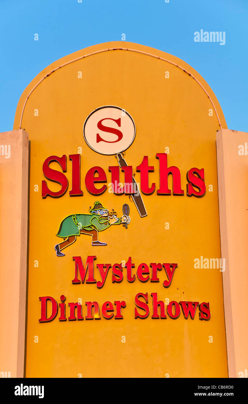 Dinner theater hi-res stock photography and images - Alamy