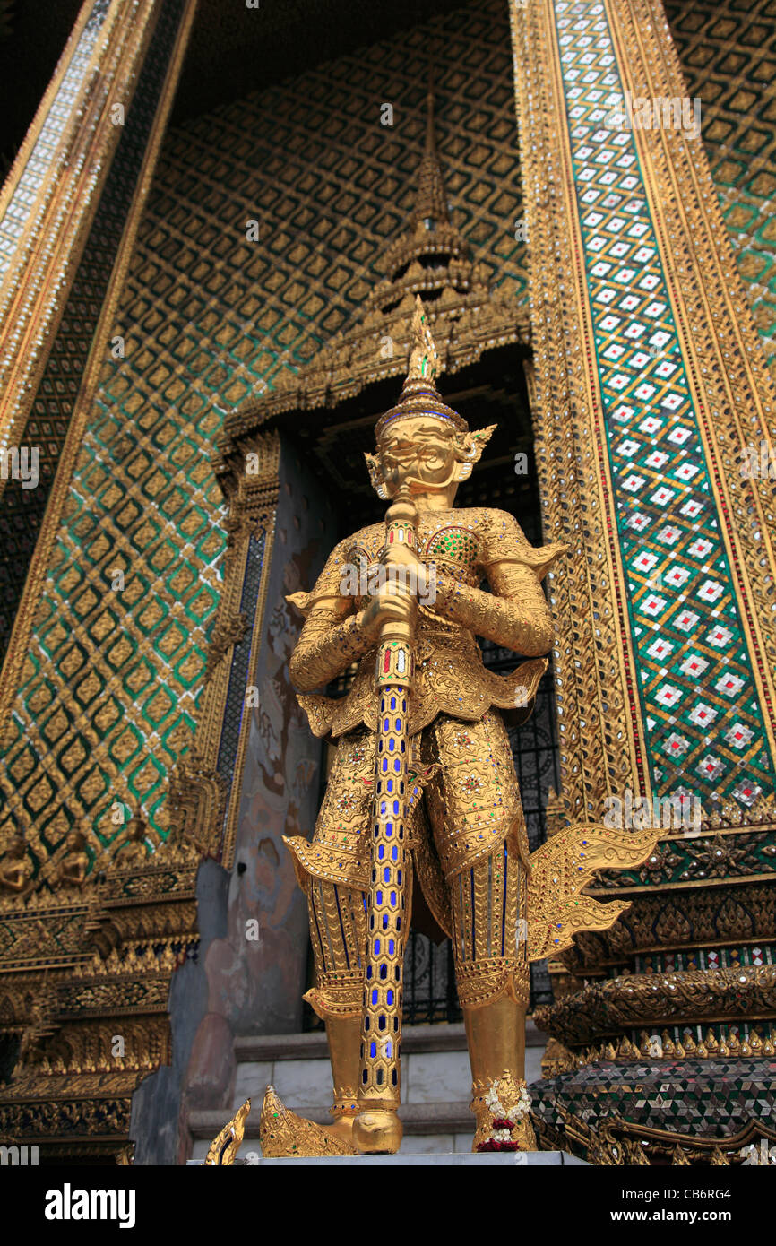 Temple of the Emerald Buddha, Wat Phra Kaew, The Grand Palace, Bangkok ...