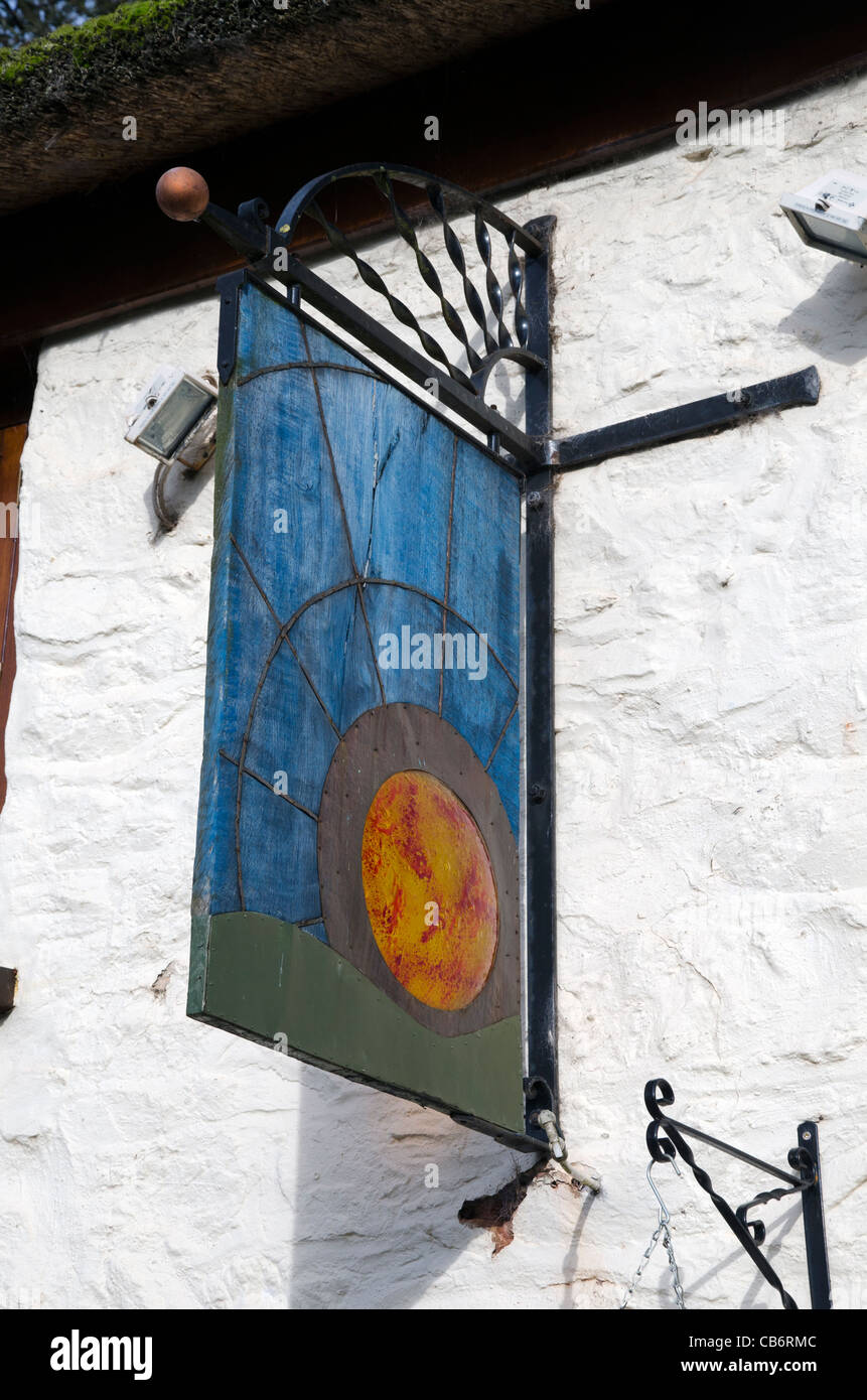 Hanging pub sign hi-res stock photography and images - Alamy