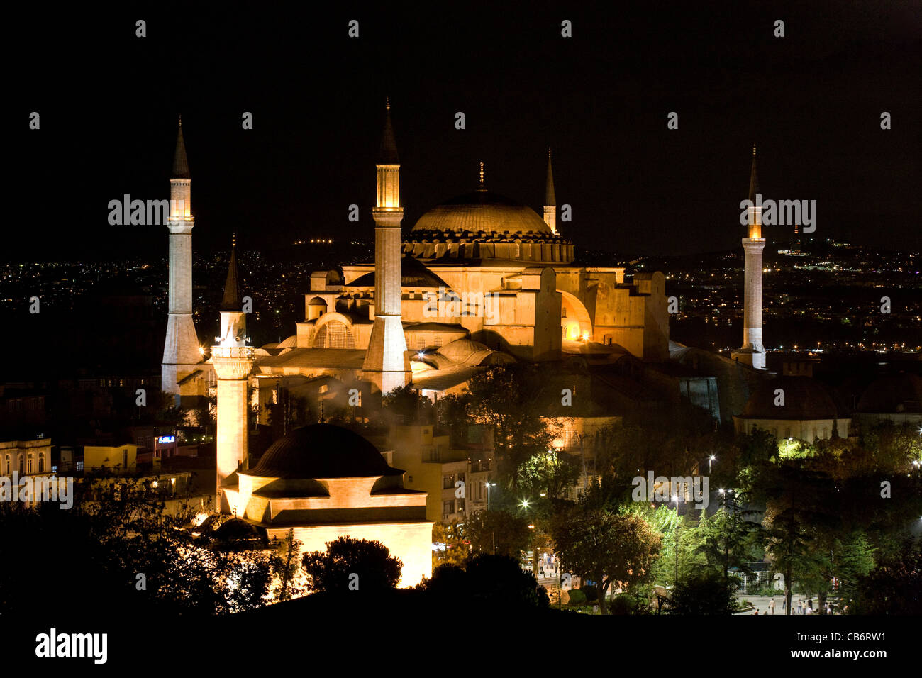 Istanbul: Blue Mosque at night Stock Photo - Alamy