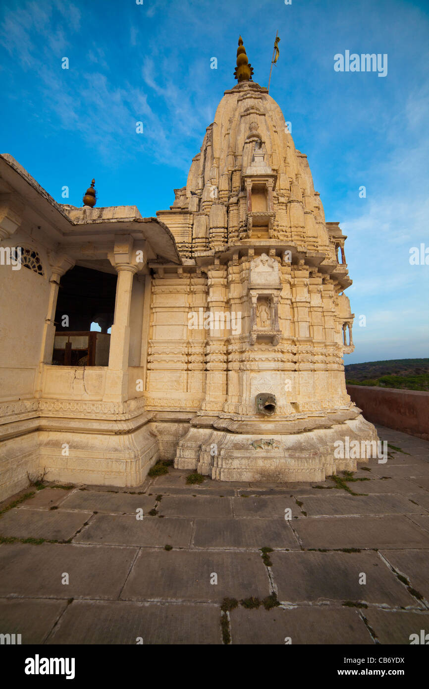 Modern architecture type skyscraper hi-res stock photography and images ...