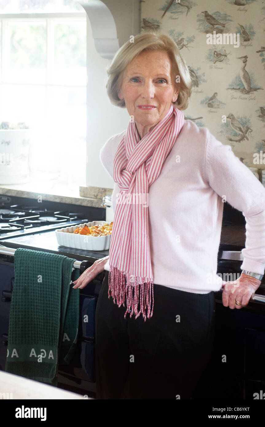 Mary berry kitchen hi-res stock photography and images - Alamy