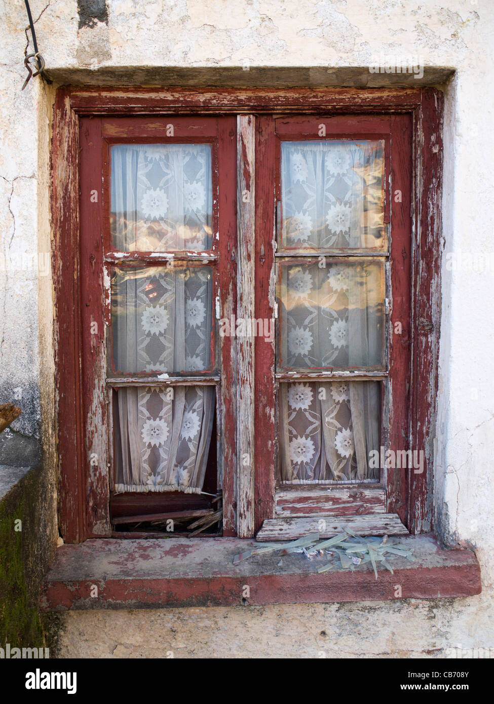 Timber window frame hi-res stock photography and images - Alamy