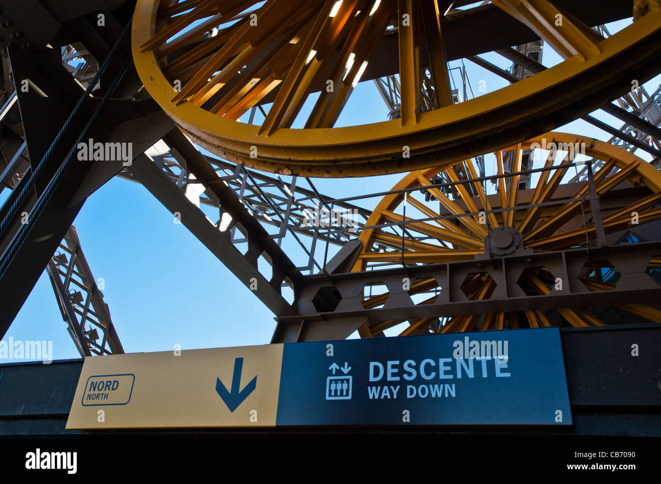 Eiffel tower elevator hi-res stock photography and images - Alamy