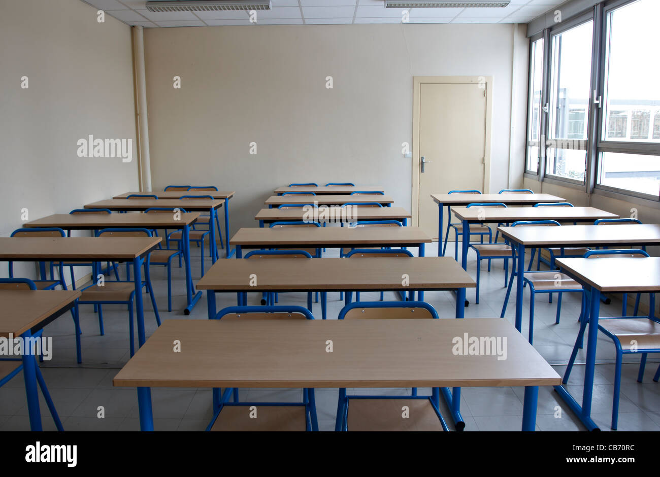 Empty exam desk hi-res stock photography and images - Alamy